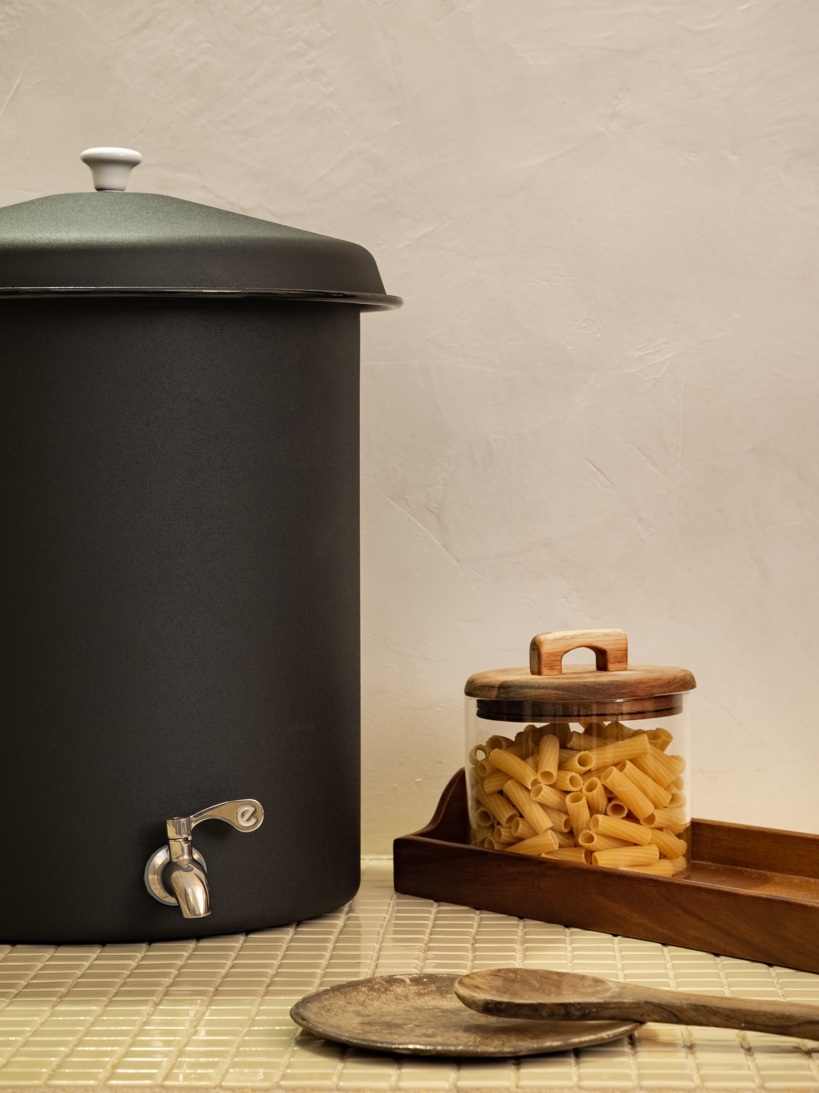 Ecofiltro Filtre à eau 20L noir mat : Solution durable pour une eau ...