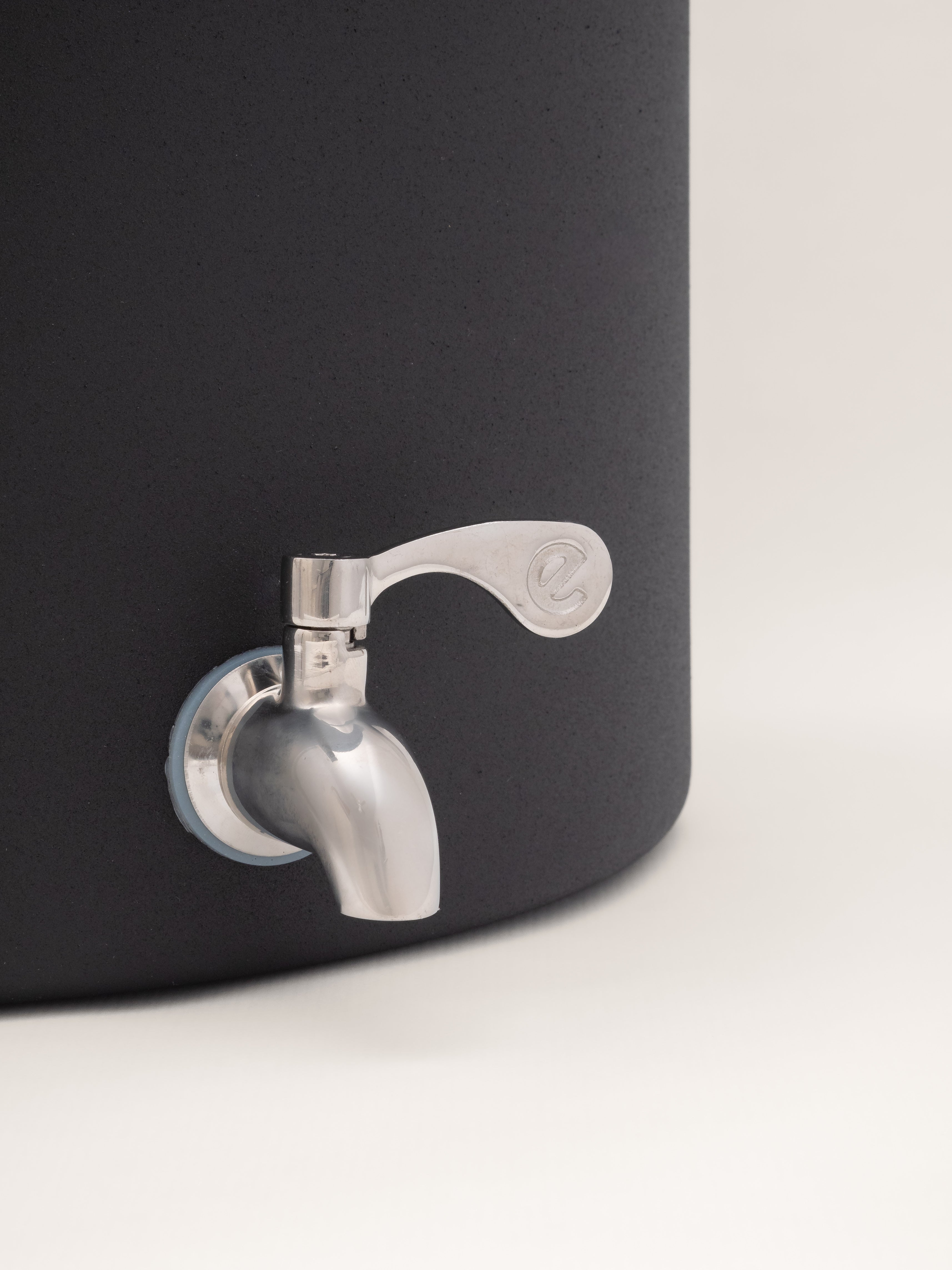 Ecofiltro Water Filter 20L Matte Black: Sustainable Solution for Clean ...